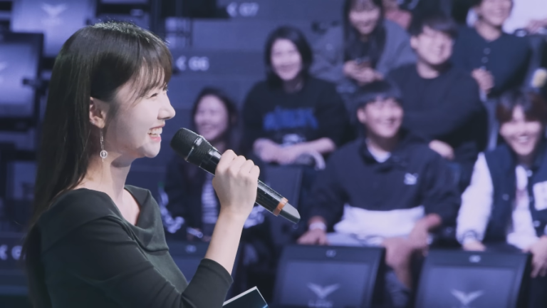 【おすすめ動画】MVの主人公になった心境とは？「GODSを視聴したDeftの反応 | Worlds 2023」 - eスポーツニュースジャパン 「eスポ」